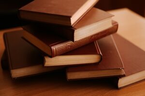 7 Ways to Keep Books Clean and Free of Dust – Cleaning Your Home